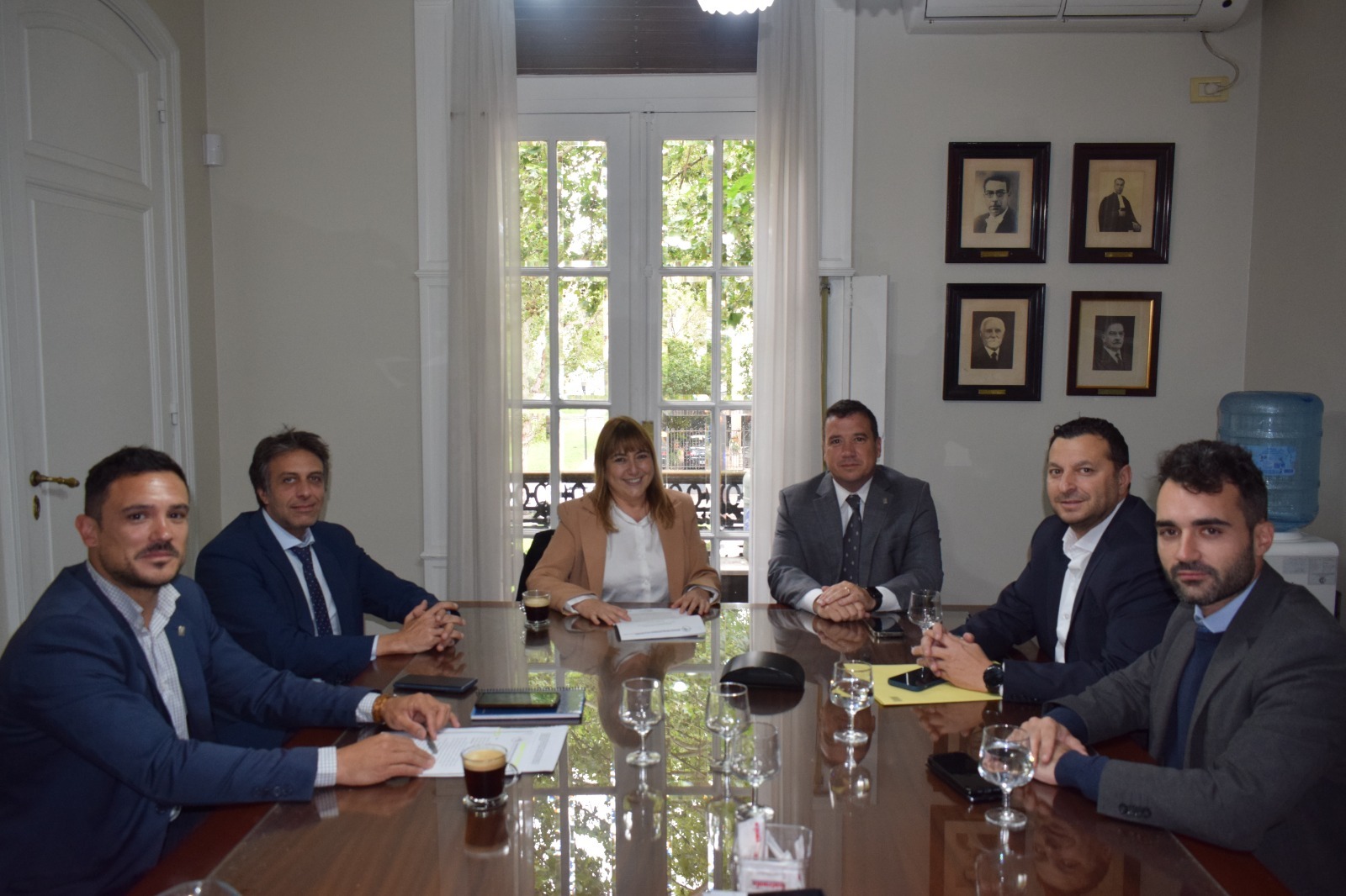 En defensa de las incumbencias de los abogados defensores particulares ...